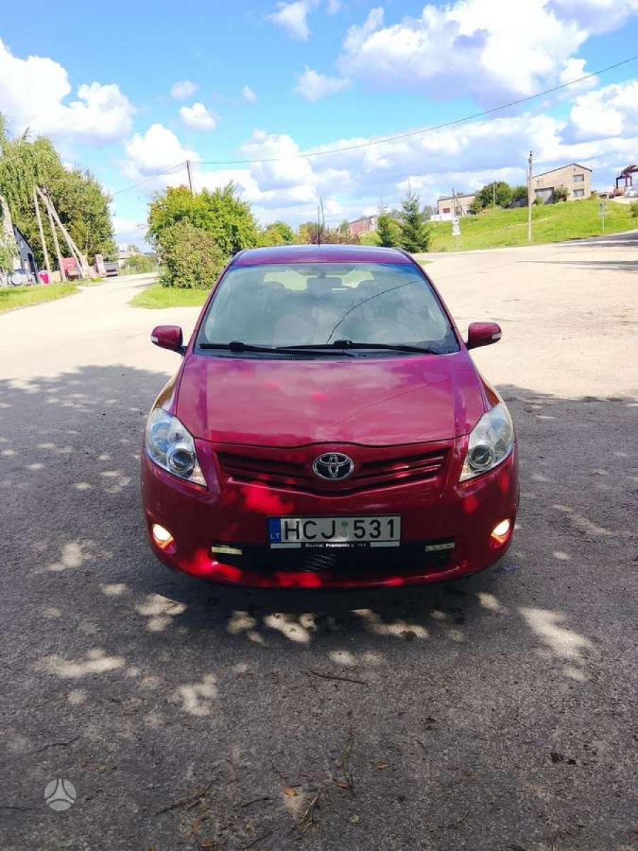 Red Toyota Auris 2012 in Silale, with an engine capacity of 2.00 L and mileage of 250 thousand km for 3500 €, photo 10 on AUTOMOTO.COM.LV