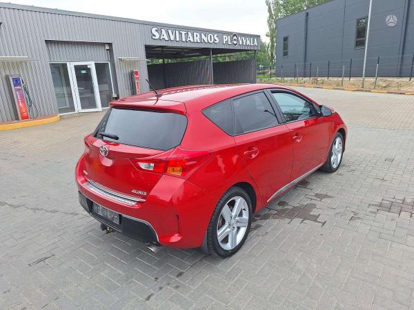 Toyota Auris 2013 Vilkaviškis vietnē Sarkans Toyota Auris 2013 Vilkaviškis, ar dzinēja tilpumu 1.60 L un nobraukumu 210 tūkst. km par 7200 €, foto 6 vietnē AUTOMOTO.COM.LV
