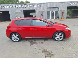 Sarkans Toyota Auris 2013 Vilkaviškis, ar dzinēja tilpumu 1.60 L un nobraukumu 210 tūkst. km par 7200 €, foto 7 vietnē AUTOMOTO.COM.LV