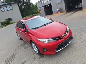Sarkans Toyota Auris 2013 Vilkaviškis, ar dzinēja tilpumu 1.60 L un nobraukumu 210 tūkst. km par 7200 €, foto 8 vietnē AUTOMOTO.COM.LV