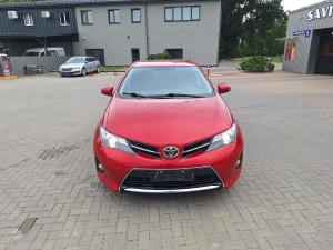 Sarkans Toyota Auris 2013 Vilkaviškis, ar dzinēja tilpumu 1.60 L un nobraukumu 210 tūkst. km par 7200 €, foto 9 vietnē AUTOMOTO.COM.LV