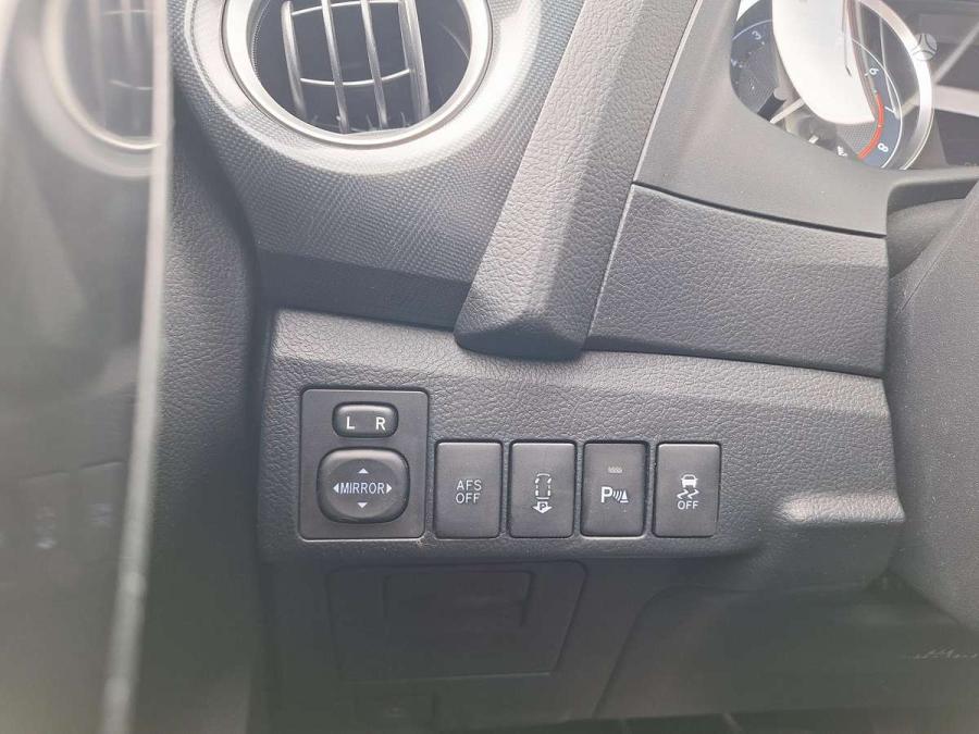 Sarkans Toyota Auris 2013 Vilkaviškis, ar dzinēja tilpumu 1.60 L un nobraukumu 210 tūkst. km par 7200 €, foto 16 vietnē AUTOMOTO.COM.LV