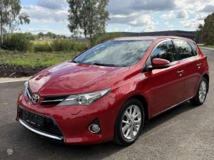Red Toyota Auris 2013 in Siauliai, with an engine capacity of 1.60 L and mileage of 193 thousand km for 7800 €, photo  on AUTOMOTO.COM.LV