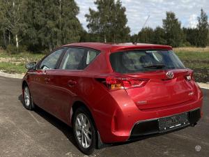 Red Toyota Auris 2013 in Siauliai, with an engine capacity of 1.60 L and mileage of 193 thousand km for 7800 €, photo 9 on AUTOMOTO.COM.LV