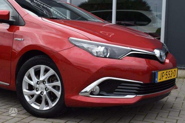 Sarkans Toyota Auris 2016 Viļņa, ar dzinēja tilpumu 1.80 L un nobraukumu 218 tūkst. km par 11700 €, foto 7 vietnē AUTOMOTO.COM.LV