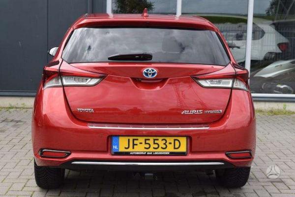 Sarkans Toyota Auris 2016 Viļņa, ar dzinēja tilpumu 1.80 L un nobraukumu 218 tūkst. km par 11700 €, foto 8 vietnē AUTOMOTO.COM.LV