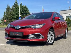 Sarkans Toyota Auris 2016 Viļņa, ar dzinēja tilpumu 1.80 L un nobraukumu 219 tūkst. km par 11500 €, foto 4 vietnē AUTOMOTO.COM.LV