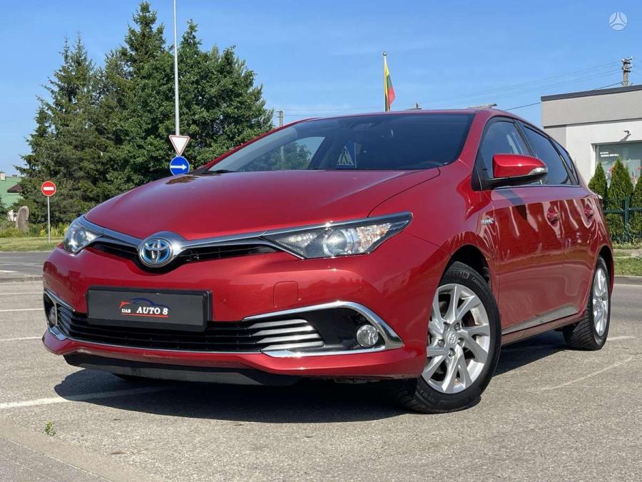Sarkans Toyota Auris 2016 Viļņa, ar dzinēja tilpumu 1.80 L un nobraukumu 219 tūkst. km par 11500 €, foto 4 vietnē AUTOMOTO.COM.LV