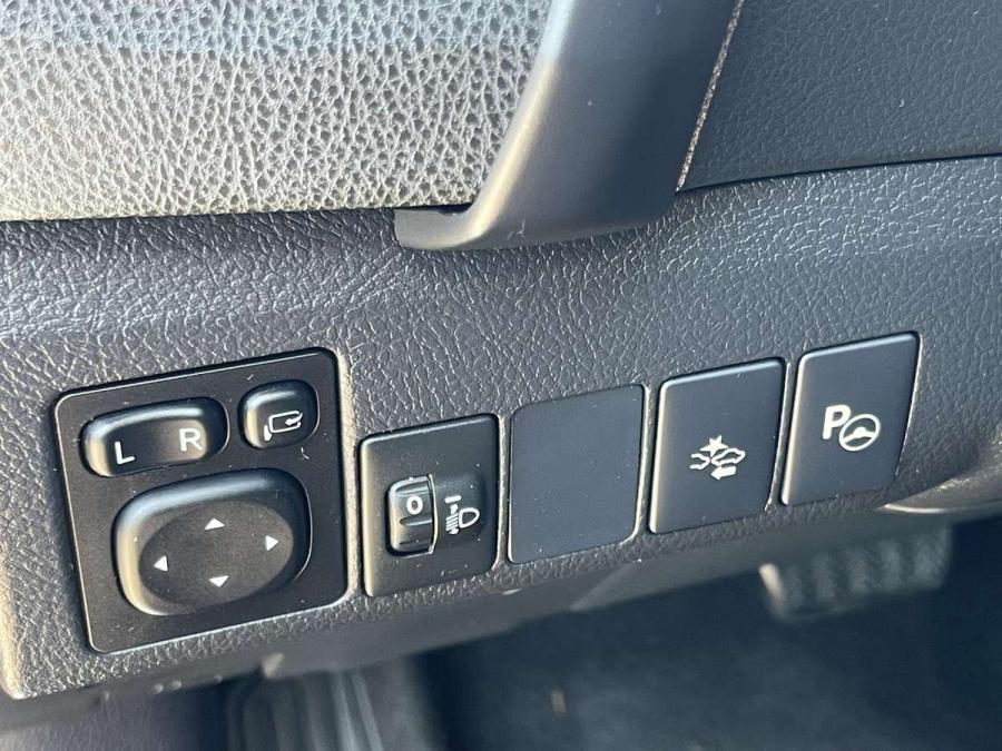 Sarkans Toyota Auris 2016 Viļņa, ar dzinēja tilpumu 1.80 L un nobraukumu 219 tūkst. km par 11500 €, foto 6 vietnē AUTOMOTO.COM.LV