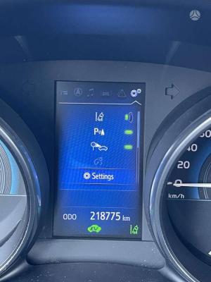 Sarkans Toyota Auris 2016 Viļņa, ar dzinēja tilpumu 1.80 L un nobraukumu 219 tūkst. km par 11500 €, foto 11 vietnē AUTOMOTO.COM.LV