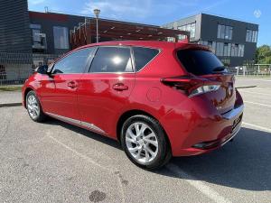 Sarkans Toyota Auris 2016 Viļņa, ar dzinēja tilpumu 1.80 L un nobraukumu 219 tūkst. km par 11500 €, foto 16 vietnē AUTOMOTO.COM.LV