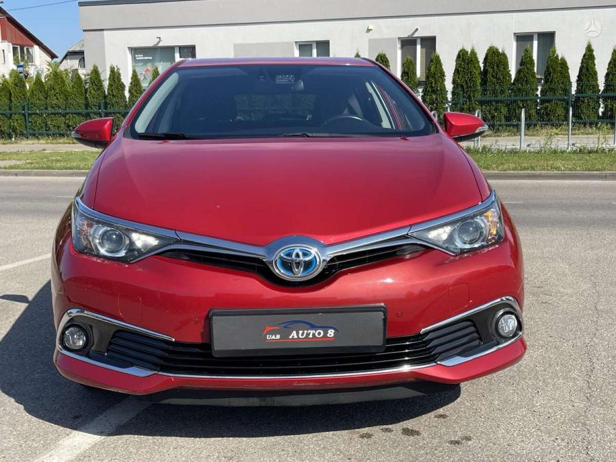 Sarkans Toyota Auris 2016 Viļņa, ar dzinēja tilpumu 1.80 L un nobraukumu 219 tūkst. km par 11500 €, foto 18 vietnē AUTOMOTO.COM.LV
