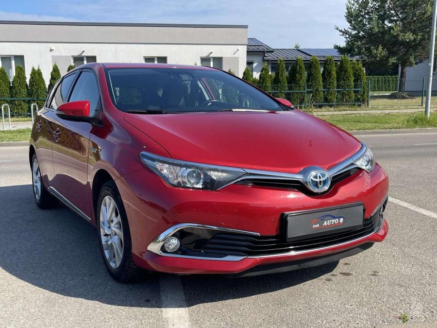 Sarkans Toyota Auris 2016 Viļņa, ar dzinēja tilpumu 1.80 L un nobraukumu 219 tūkst. km par 11500 €, foto 19 vietnē AUTOMOTO.COM.LV