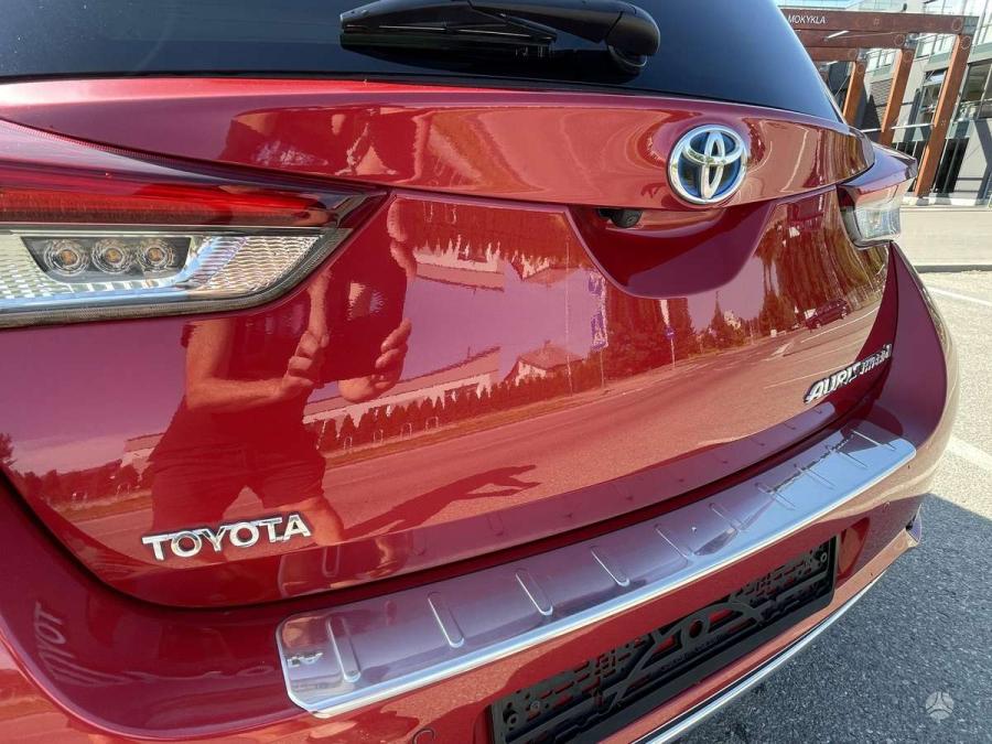 Sarkans Toyota Auris 2016 Viļņa, ar dzinēja tilpumu 1.80 L un nobraukumu 219 tūkst. km par 11500 €, foto 23 vietnē AUTOMOTO.COM.LV