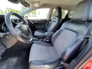 Sarkans Toyota Auris 2016 Viļņa, ar dzinēja tilpumu 1.80 L un nobraukumu 219 tūkst. km par 11500 €, foto 27 vietnē AUTOMOTO.COM.LV