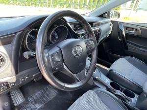 Sarkans Toyota Auris 2016 Viļņa, ar dzinēja tilpumu 1.80 L un nobraukumu 219 tūkst. km par 11500 €, foto 28 vietnē AUTOMOTO.COM.LV