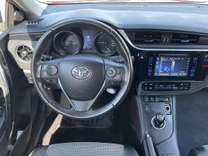 Sarkans Toyota Auris 2016 Viļņa, ar dzinēja tilpumu 1.80 L un nobraukumu 219 tūkst. km par 11500 €, foto 31 vietnē AUTOMOTO.COM.LV