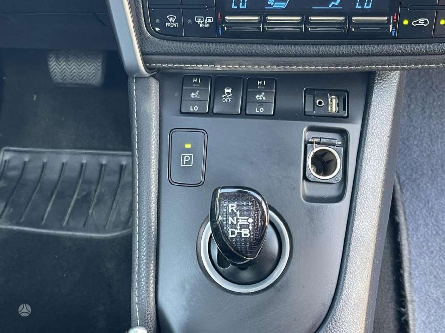 Sarkans Toyota Auris 2016 Viļņa, ar dzinēja tilpumu 1.80 L un nobraukumu 219 tūkst. km par 11500 €, foto 38 vietnē AUTOMOTO.COM.LV