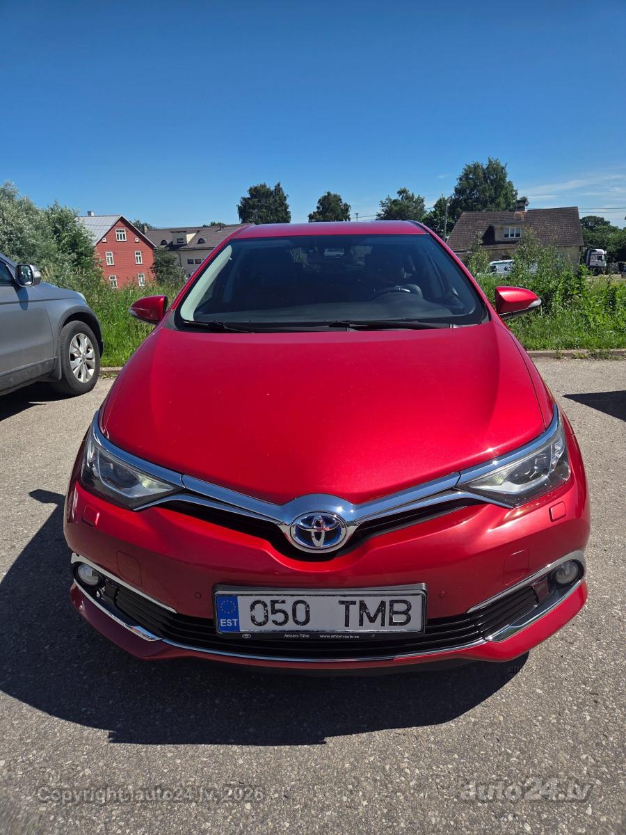 Sarkans Toyota Auris 2016 Tallina, ar dzinēja tilpumu 1.80 L un nobraukumu 102 tūkst. km par 12300 €, foto 1 vietnē AUTOMOTO.COM.LV