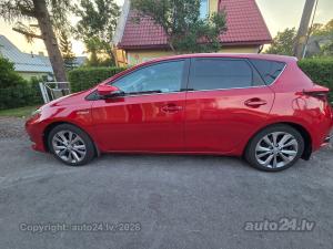 Sarkans Toyota Auris 2016 Tallina, ar dzinēja tilpumu 1.80 L un nobraukumu 102 tūkst. km par 12300 €, foto 9 vietnē AUTOMOTO.COM.LV