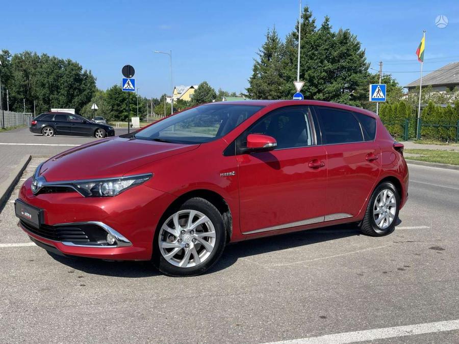Sarkans Toyota Auris 2016 Viļņa, ar dzinēja tilpumu 1.80 L un nobraukumu 219 tūkst. km par 11200 €, foto 15 vietnē AUTOMOTO.COM.LV