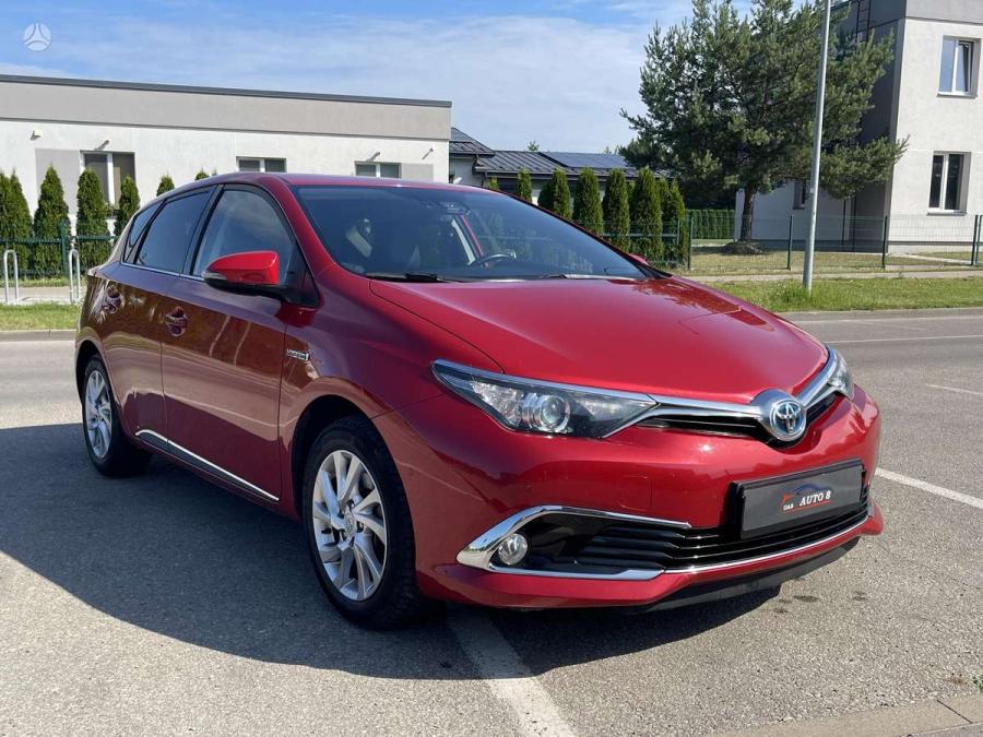 Sarkans Toyota Auris 2016 Viļņa, ar dzinēja tilpumu 1.80 L un nobraukumu 219 tūkst. km par 11200 €, foto 21 vietnē AUTOMOTO.COM.LV
