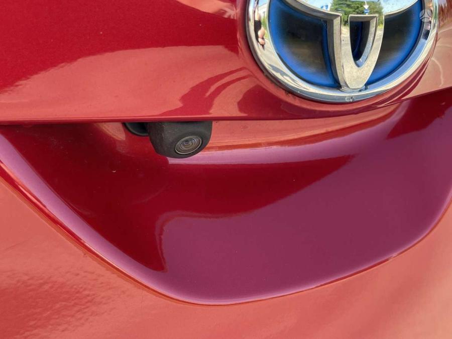 Sarkans Toyota Auris 2016 Viļņa, ar dzinēja tilpumu 1.80 L un nobraukumu 219 tūkst. km par 11200 €, foto 29 vietnē AUTOMOTO.COM.LV