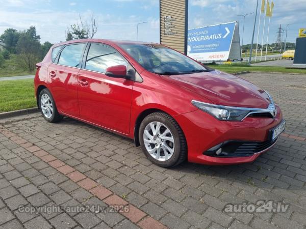 Sarkans Toyota Auris 2016 Viljandi, ar dzinēja tilpumu 1.60 L un nobraukumu 109 tūkst. km par 11900 €, foto 1 vietnē AUTOMOTO.COM.LV