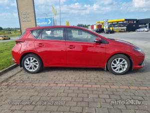 Red Toyota Auris 2016 in Viljandi, with an engine capacity of 1.60 L and mileage of 109 thousand km for 11900 €, photo 3 on AUTOMOTO.COM.LV