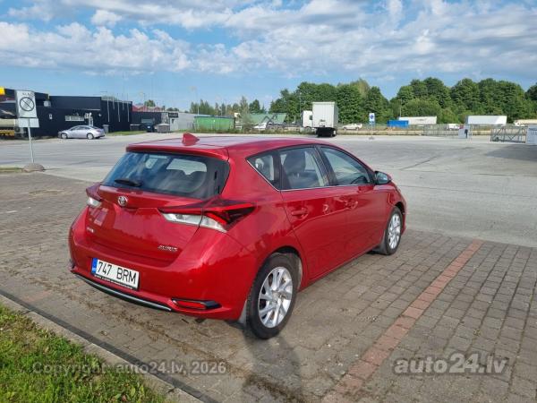 Sarkans Toyota Auris 2016 Viljandi, ar dzinēja tilpumu 1.60 L un nobraukumu 109 tūkst. km par 11900 €, foto 4 vietnē AUTOMOTO.COM.LV