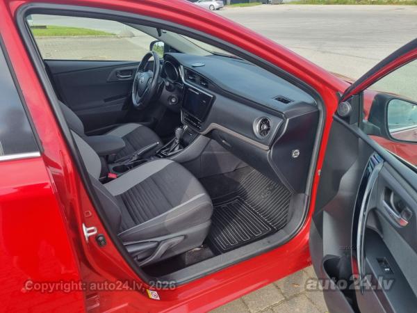 Sarkans Toyota Auris 2016 Viljandi, ar dzinēja tilpumu 1.60 L un nobraukumu 109 tūkst. km par 11900 €, foto 9 vietnē AUTOMOTO.COM.LV