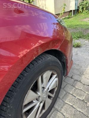 Sarkans Toyota Auris 2016 Rīga, ar dzinēja tilpumu 1.80 L un nobraukumu 235 tūkst. km par 2600 €, foto 7 vietnē AUTOMOTO.COM.LV