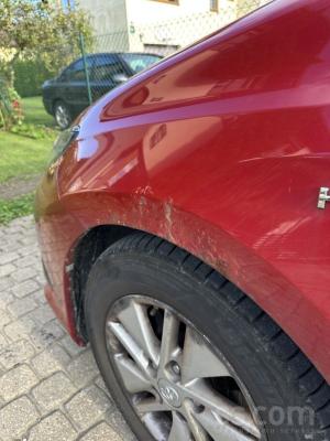 Sarkans Toyota Auris 2016 Rīga, ar dzinēja tilpumu 1.80 L un nobraukumu 235 tūkst. km par 2600 €, foto 9 vietnē AUTOMOTO.COM.LV
