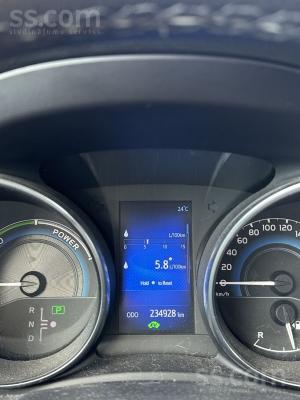 Sarkans Toyota Auris 2016 Rīga, ar dzinēja tilpumu 1.80 L un nobraukumu 235 tūkst. km par 2600 €, foto 11 vietnē AUTOMOTO.COM.LV