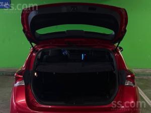 Красный Тойота Аурис 2016 в Рига, объемом двигателя 1.80 л и пробегом 235 тыс. км за 7700 €, фото 16 на AUTOMOTO.COM.LV