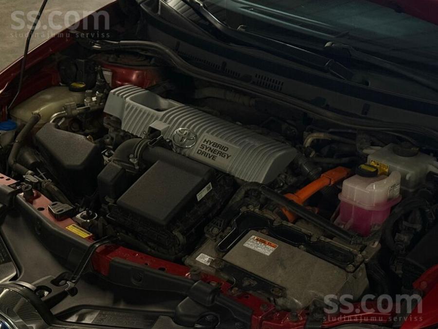 Красный Тойота Аурис 2016 в Рига, объемом двигателя 1.80 л и пробегом 235 тыс. км за 7700 €, фото 17 на AUTOMOTO.COM.LV