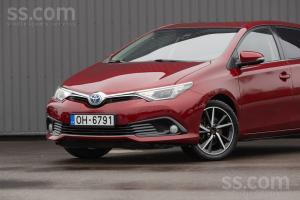 Red Toyota Auris 2017 in Jelgava, with an engine capacity of 1.80 L and mileage of 0 thousand km for 9400 €, photo 2 on AUTOMOTO.COM.LV