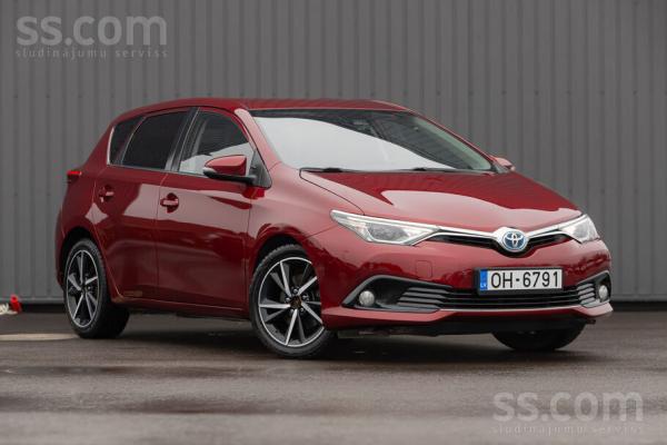 Red Toyota Auris 2017 in Jelgava, with an engine capacity of 1.80 L and mileage of 0 thousand km for 9400 €, photo 4 on AUTOMOTO.COM.LV
