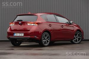Red Toyota Auris 2017 in Jelgava, with an engine capacity of 1.80 L and mileage of 0 thousand km for 9400 €, photo 7 on AUTOMOTO.COM.LV