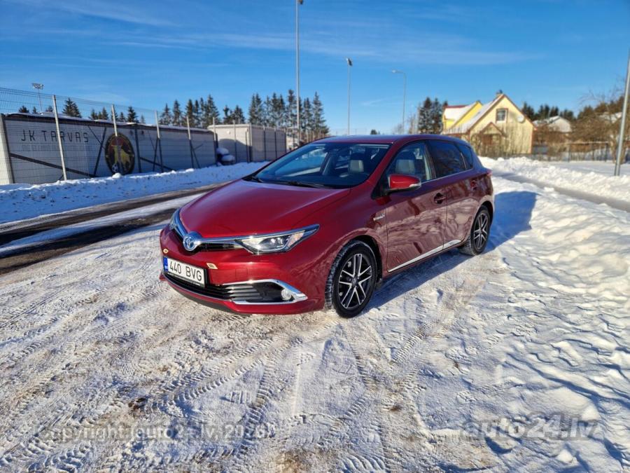 Red Toyota Auris 2017 in Tallinn, with an engine capacity of 1.80 L and mileage of 59 thousand km for 16400 €, photo 1 on AUTOMOTO.COM.LV