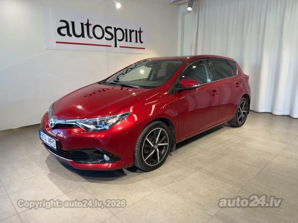 Red Toyota Auris 2017 in Tallinn, with an engine capacity of 1.60 L and mileage of 98 thousand km for 12500 €, photo 1 on AUTOMOTO.COM.LV