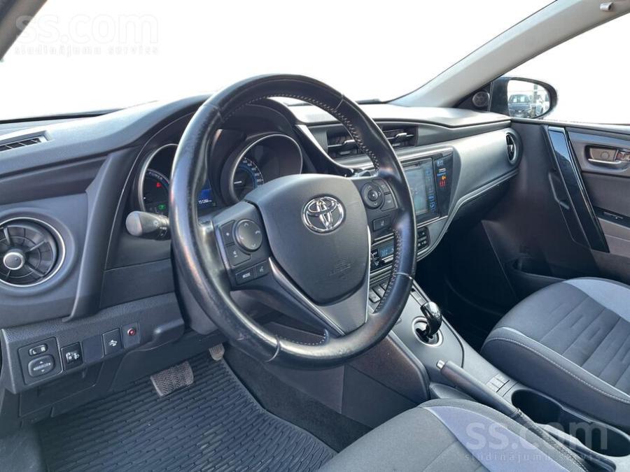 Sarkans Toyota Auris 2017 Rīga, ar dzinēja tilpumu 1.80 L un nobraukumu 151 tūkst. km par 11990 €, foto 12 vietnē AUTOMOTO.COM.LV