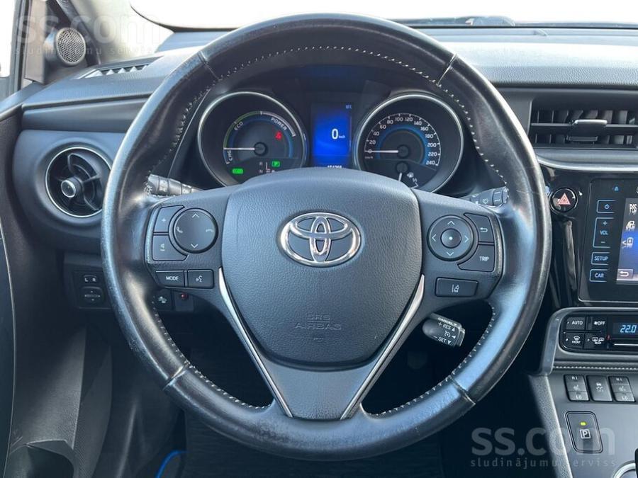 Sarkans Toyota Auris 2017 Rīga, ar dzinēja tilpumu 1.80 L un nobraukumu 151 tūkst. km par 11990 €, foto 13 vietnē AUTOMOTO.COM.LV