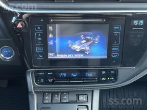 Sarkans Toyota Auris 2017 Rīga, ar dzinēja tilpumu 1.80 L un nobraukumu 151 tūkst. km par 11990 €, foto 15 vietnē AUTOMOTO.COM.LV