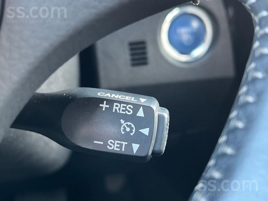 Sarkans Toyota Auris 2017 Rīga, ar dzinēja tilpumu 1.80 L un nobraukumu 151 tūkst. km par 11990 €, foto 19 vietnē AUTOMOTO.COM.LV