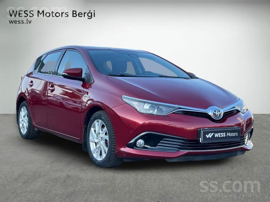 Sarkans Toyota Auris 2017 Rīga, ar dzinēja tilpumu 1.80 L un nobraukumu 151 tūkst. km par 11990 €, foto 24 vietnē AUTOMOTO.COM.LV
