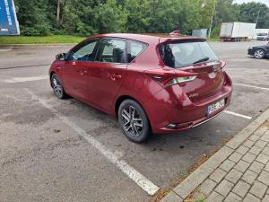 Sarkans Toyota Auris 2017 Viļņa, ar dzinēja tilpumu 1.80 L un nobraukumu 156 tūkst. km par 11950 €, foto 5 vietnē AUTOMOTO.COM.LV