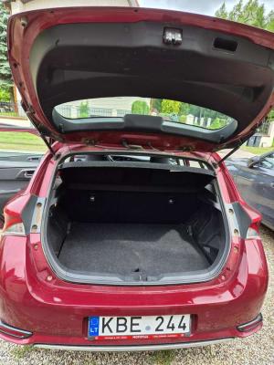 Sarkans Toyota Auris 2017 Viļņa, ar dzinēja tilpumu 1.80 L un nobraukumu 156 tūkst. km par 11950 €, foto 9 vietnē AUTOMOTO.COM.LV