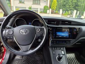 Sarkans Toyota Auris 2017 Viļņa, ar dzinēja tilpumu 1.80 L un nobraukumu 156 tūkst. km par 11950 €, foto 10 vietnē AUTOMOTO.COM.LV