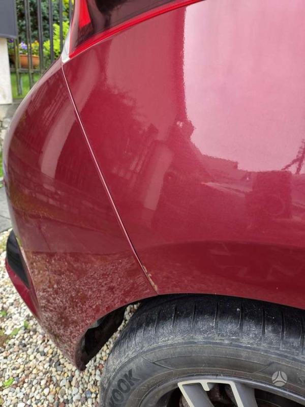 Red Toyota Auris 2017 in Vilnius, with an engine capacity of 1.80 L and mileage of 156 thousand km for 11950 €, photo 10 on AUTOMOTO.COM.LV